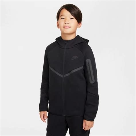 Nike Tech Fleece i mange varianter og farver på Unisport.dk