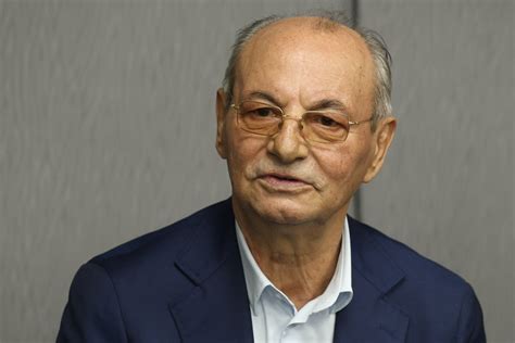 НОВА ПАРТИЯ ЛИ Доган прилича на стара тротинетка а агонията ще завърши с политическа кончина