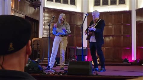 Syd Straw - Future 40's (String of Pearls) - YouTube