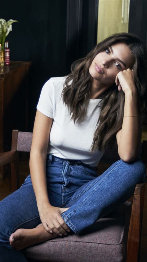 Brunette Emily Ratajkowski Sit 720x1280 Wallpaper Emily