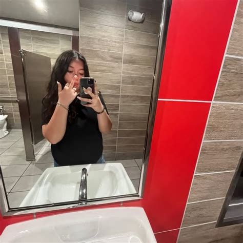 Melanie ꨄ Melllmarrero On Threads