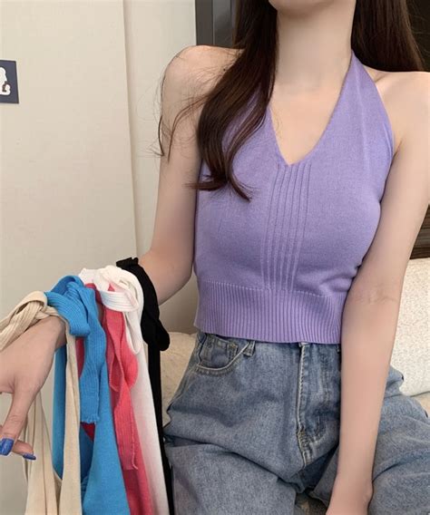 제이리본 프렌치 홀터넥 크롭 니트 민소매탑 여름 슬림핏 섹시 글램 이너 캐미솔 핫걸 이너 코디 브이넥 날씬핏 숏 나시 니트 여름 데일리 스트릿 바캉스 여행 동남아 리조트룩