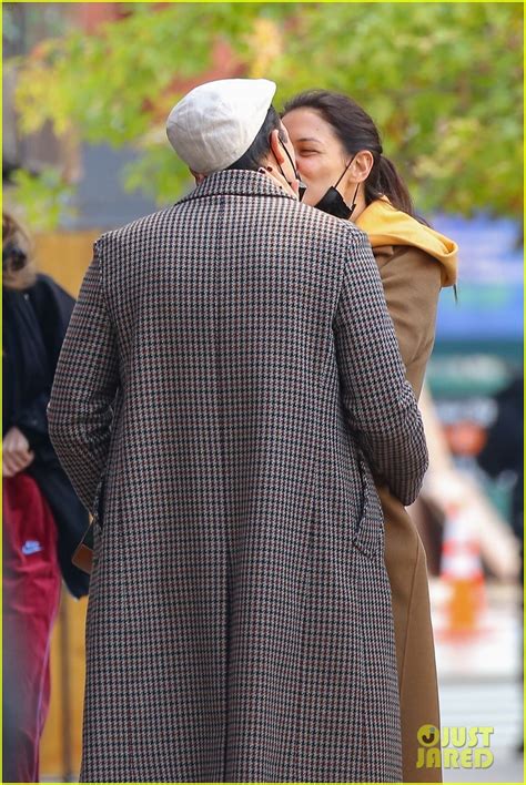 Katie Holmes Kisses Emilio Vitolo Jr Looks So Happy With Him Photo