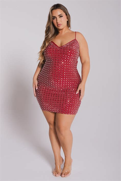 Wedding Guest Curvy Sense