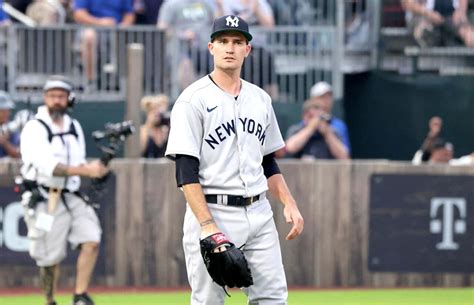 Andrew Heaney New York Yankees Ready For Action Wallpaper Background Free Download