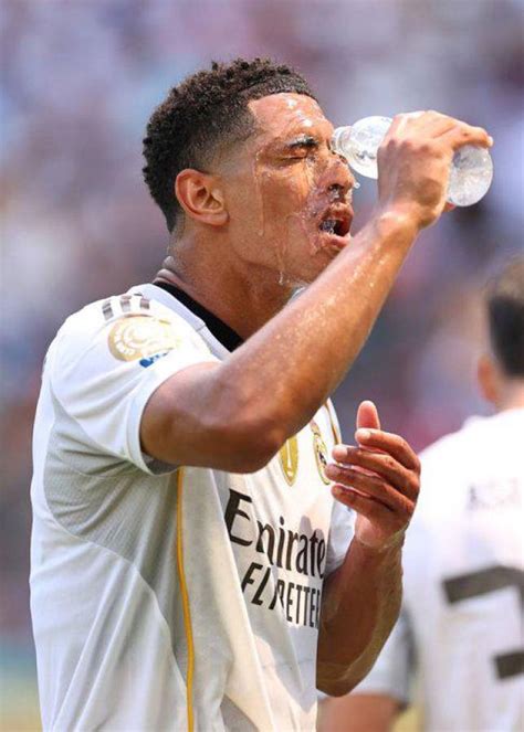 El Gran Señalado Del Real Madrid Debut De Xabi La Polémica Del Var