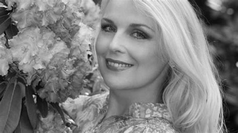 Foto Tako Podobna Pokojni Simoni Weiss Da Vas Bo Presunilo Žurnal24