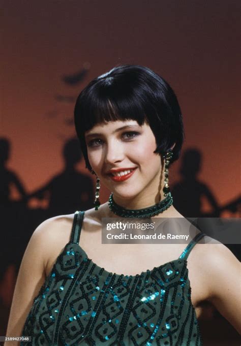 Portrait De Lactrice Sophie Marceau Lors Du Tournage Du Film De