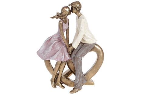 Декоративна статуетка щасливі разом 23 см K07 174 — ціна 1100 грн у каталозі Статуетки Купити