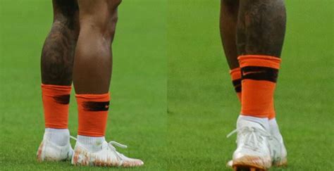 Is This Even Allowed Memphis Depay Wears Extremely Low Socks Footy
