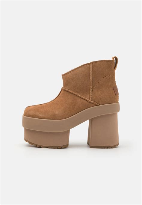 Ugg New Heights Platform Mini Botine Cu Toc Chestnut Coniac