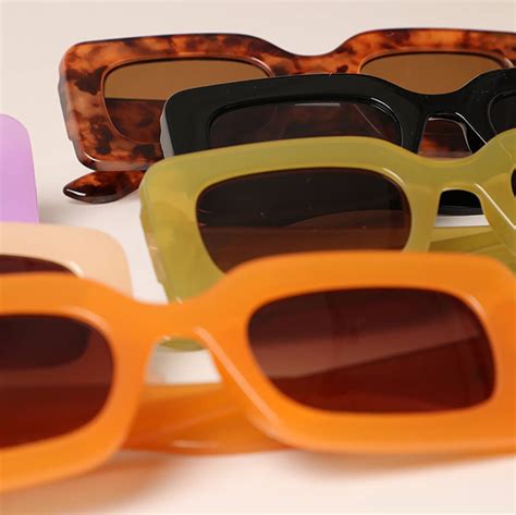 Womens Bold Rectangular Shape Sunglasses Taeelorized Textures