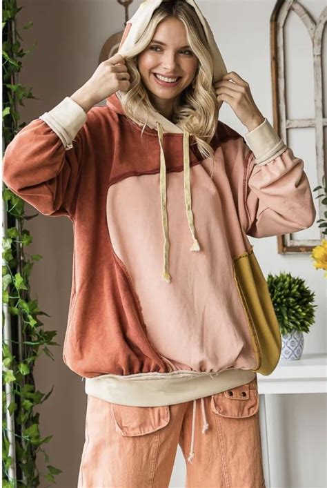 can anyone help me find out who makes this r findfashion