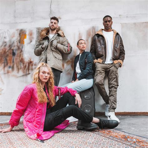 Sophia W Amaze Models