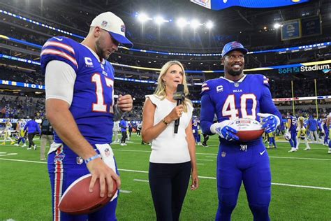 Melissa Stark Is Back On An Nfl Sideline After 20 Years Outkick