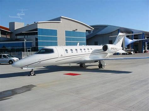 Learjet 40