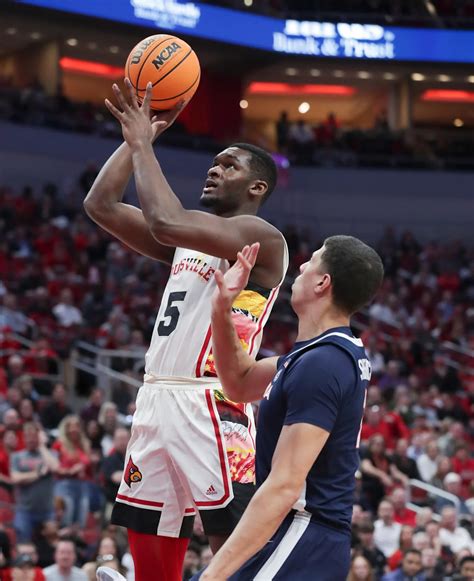 Brandon Huntley Hatfield Returns From Injury For Louisville Basketball Vs Virginia Yahoo Sports