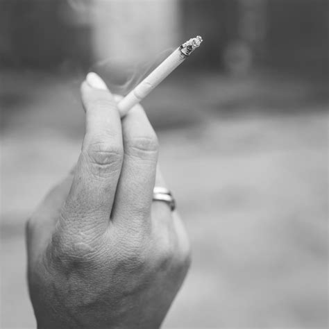 What Smoking Does To Our Eyes