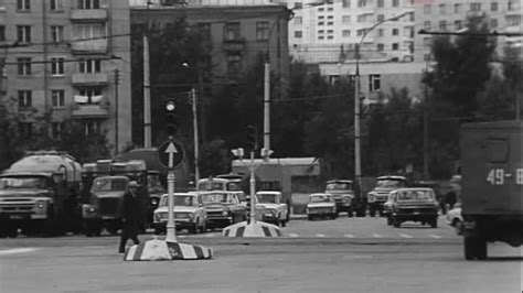 Рожденная революцией. 10 серия (1974 год. СССР)