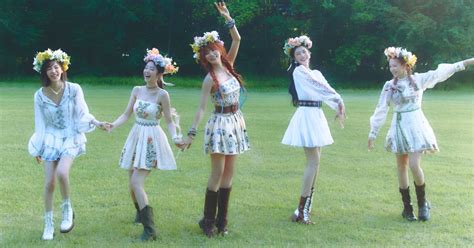 Red Velvet Resmi Comeback Dengan Mini Album Terbaru Cosmic