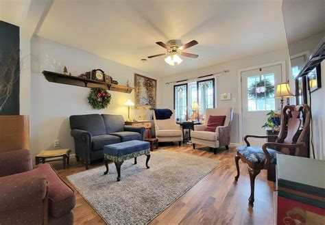 Carrie Cuffe Realtor Mccolly Bennett Real Estate