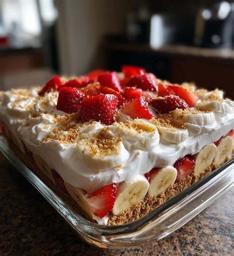No Bake Banana Split Cake 7 Reasons Youll Love It Vihaad Recipes