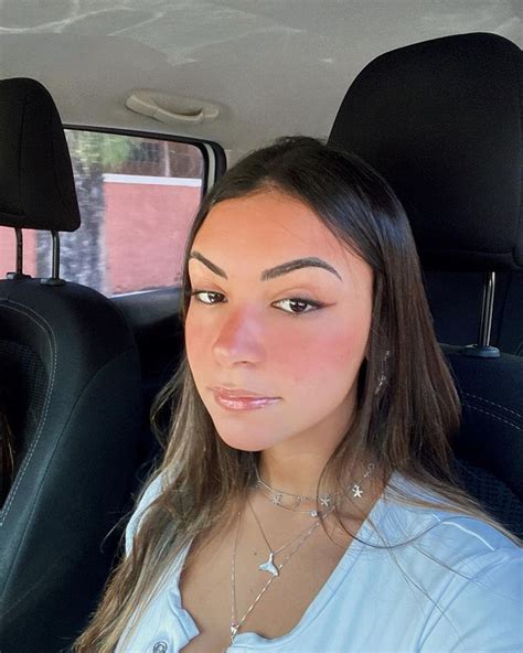 Gabriela Moura Boyfriend Age Net Worth Bio Wiki Family And Much