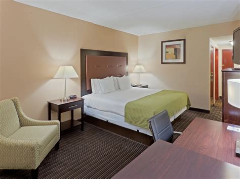 Hotel In South Charleston Wv Holiday Inn Express And Suites Charleston Southridge