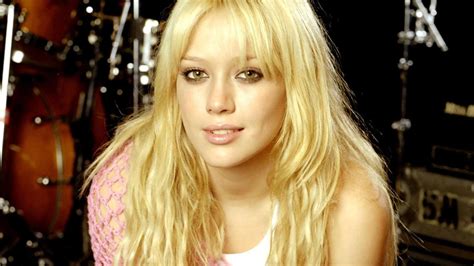 Hilary Duff Sexy Blonde Wallpaper