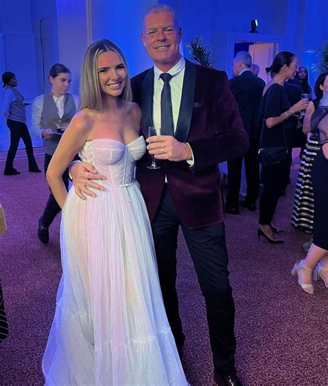Nadine Coyles Fans All Say Same Thing As She Gets Caught Posing In