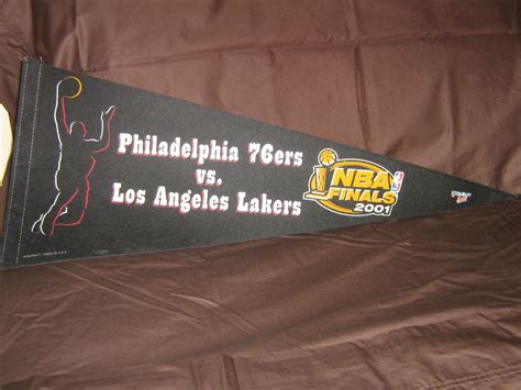 Standard 30 Pennant Philadelphia 76ers Vs La Lakers 2001 Nba Finals