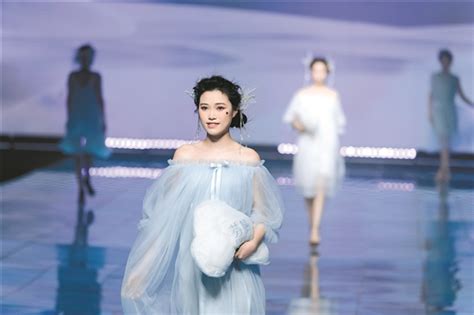 羊城晚报 大秀实力 赶上潮流