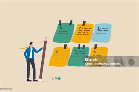 프로젝트 관리를위한 작업의 범주 또는 우선 순위 중요하거나 긴급한 작업 정렬 비즈니스 성공을위한 구성 및 계획 종류 또는 유형 개념 연필로 분류 된 스티커 메모가있는 사업가