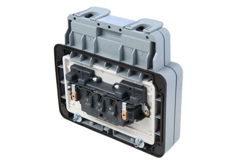 K GRY MK Electric MK Electric Grey Gang Plug Socket Poles A Type G British