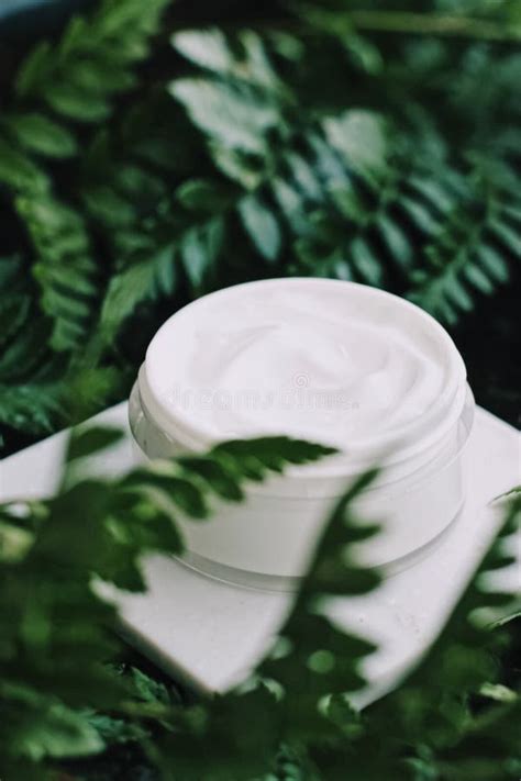 Face Cream Moisturizer Jar In Green Garden Natural Herbal Skincare