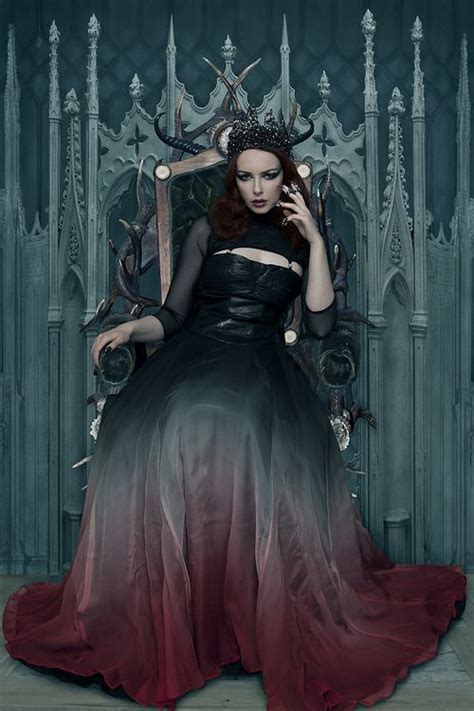 Dark Queen Dunkle Schönheit Fantasy Königin Gothische Schönheit