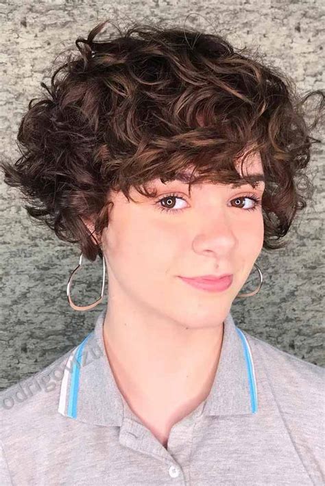 Short Curly Hairstyles For Women