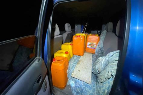 မဲဆောက်၌ မြန်မာဘက် မှောင်ခိုတင်သွင်းမည့် လောင်စာဆီနှင့် ဆိုလာပြားများ ဖမ်းဆီး