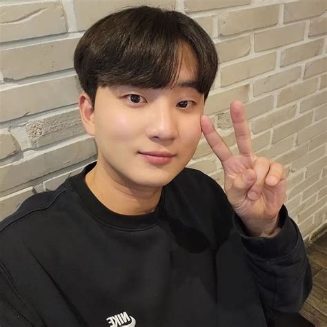Myeong Jin E On Threads