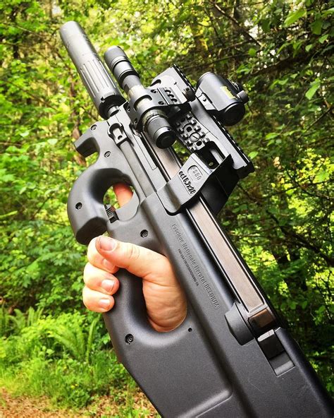 Fn P90 Gun Fn Project 90 In 2020 The Fn Ps90 P90 Review Pddv