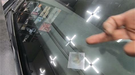 제네시스 Bh 돌빵으로 앞유리 크랙이 발생한 차량의 레진 복원수리를 진행하는 영상입니다 이외의 전면유리교체 앞유리열차단썬팅