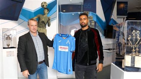 ПРЕДИ ДЕРБИТО Чакръкчия вдига на крака звезда на Левски Информационна агенция ПИК