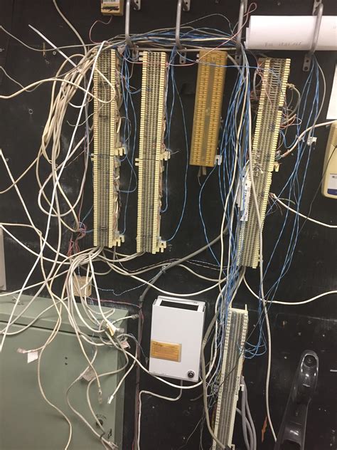 I M Not A Tech Guy By Any Means But I M Glad This Ain T My Job R Techsupportgore