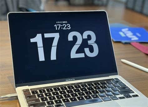 好看的翻页时钟屏幕保护程序《fliqlo》，mac Windows 都能用 摩丸麦克