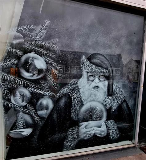 نقاشی های خیره کننده با اسپری برف شادی روی شیشه پنجره