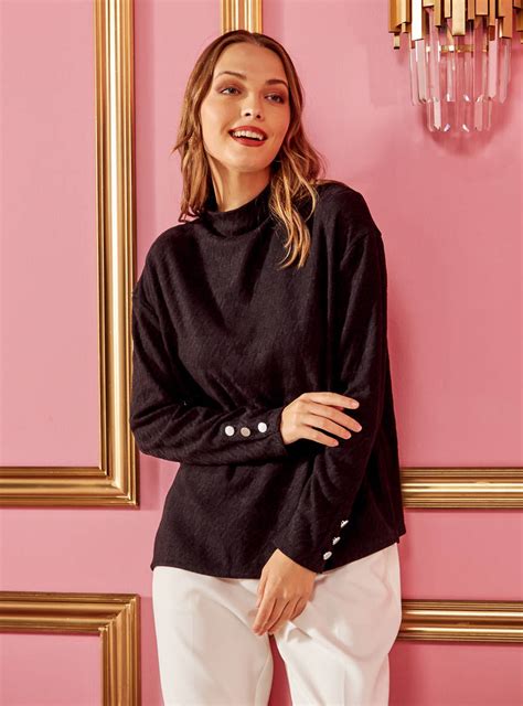 تسوق بلوزة جاكارد بتصميم كارهات أبيض وأسود اون لاين ماكس السعودية