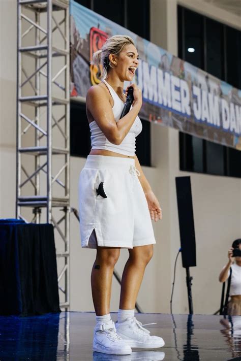 Pin By Cynthia Turuwhenua On Kirsten Dodgen And Co Outfits Women My Girl