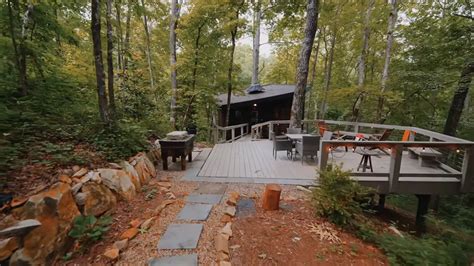 Tree House Tiny House This Treehouse Is Unforgettable