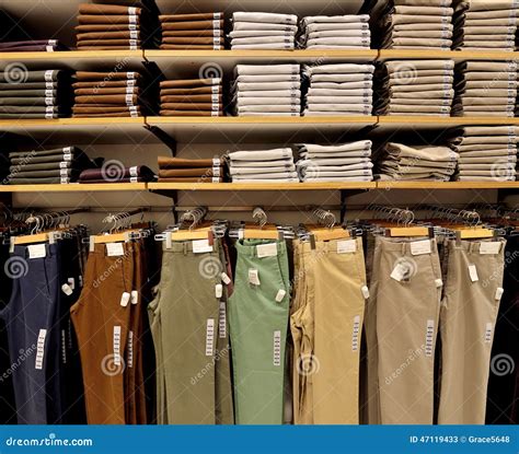 How To Store Pants On A Shelf At David Daigle Blog