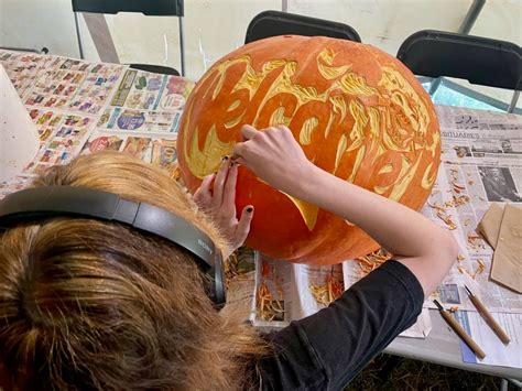 Stoddard Ave Pumpkin Glow Daytons Halloween Tradition Returns